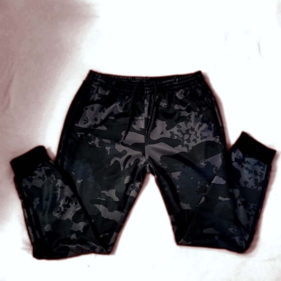 adidas | Pants | Adidas Carbon Camo Joggers Large Size Black And Grey ...